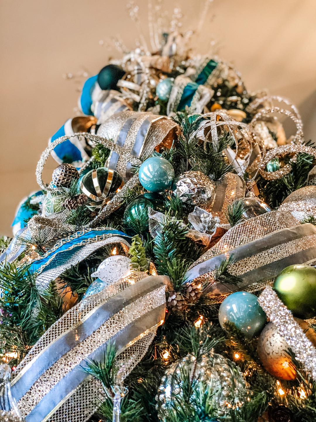 Parade of Christmas Homes II | alisaberrydesigns.com