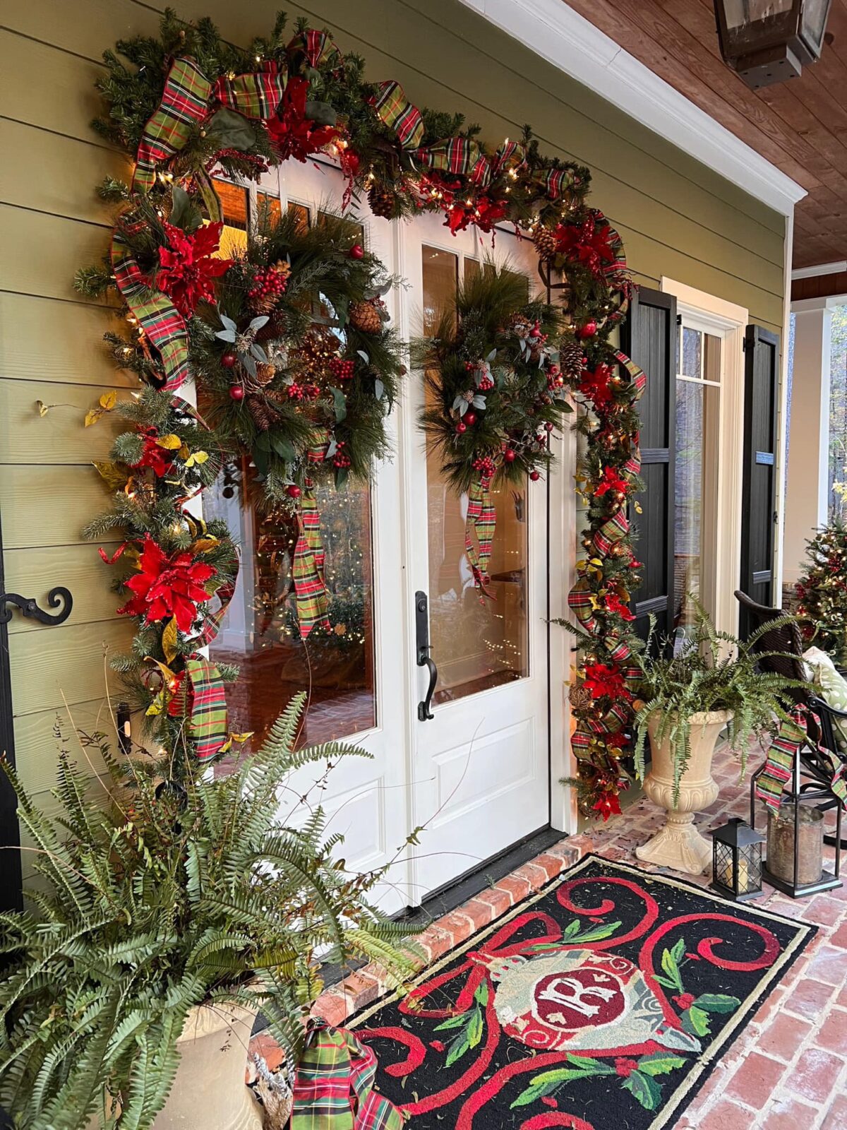 Parade of Christmas Homes II | alisaberrydesigns.com