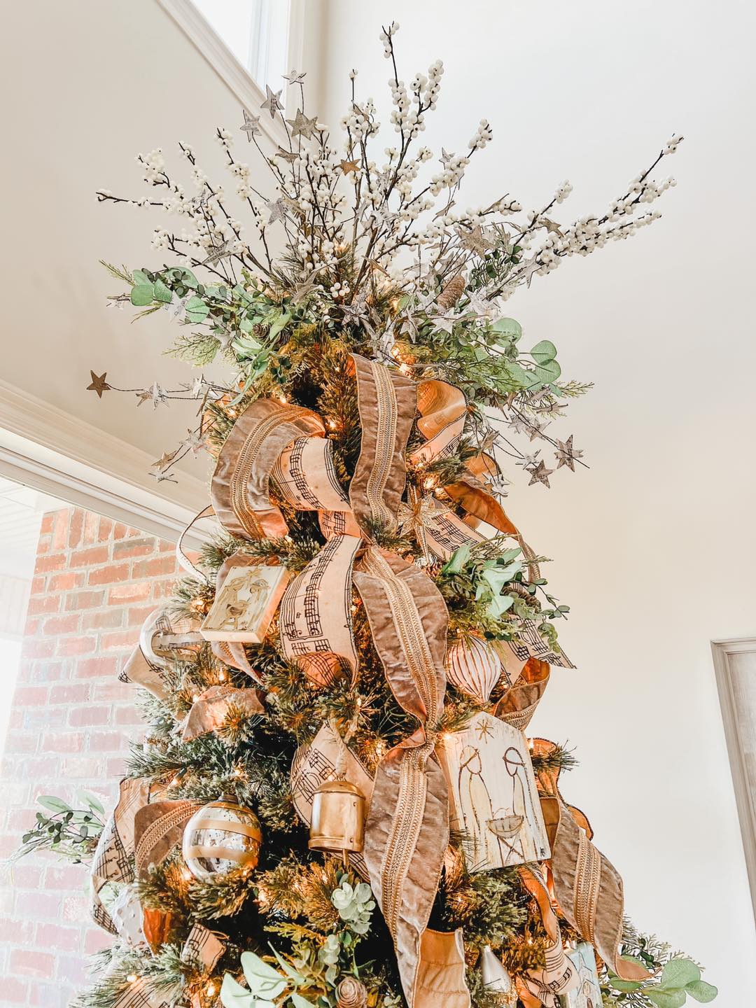 Parade of Christmas Homes II - alisaberrydesigns.com